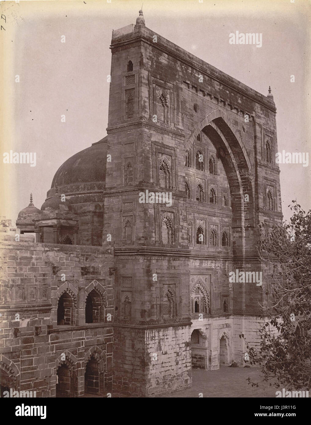 Jaunpur Jama Masjid Stock Photo - Alamy