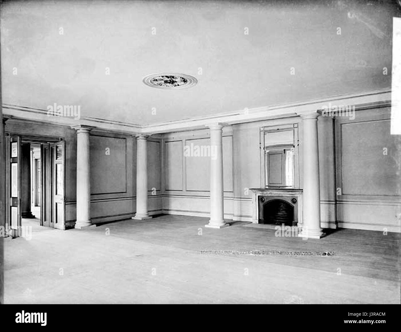 Palace of the royal chamber Black and White Stock Photos & Images - Alamy