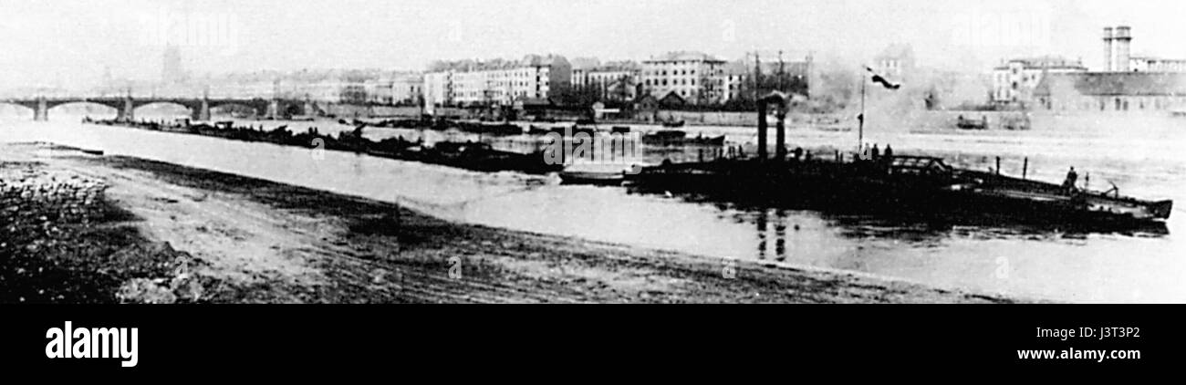 This image depicts a chain ferry system on the Main River in Germany ...