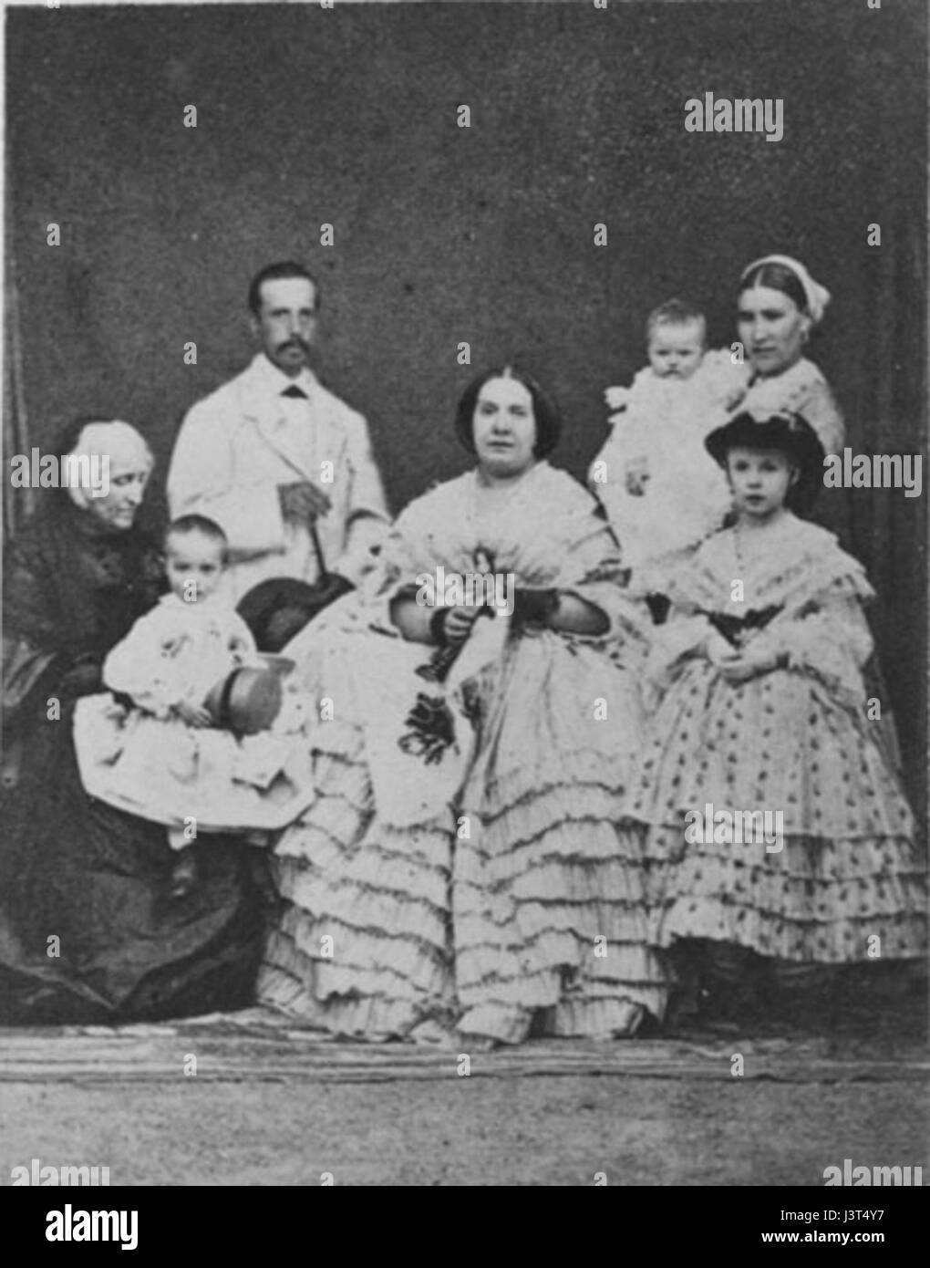 Spanish aristocratic family Black and White Stock Photos & Images - Alamy