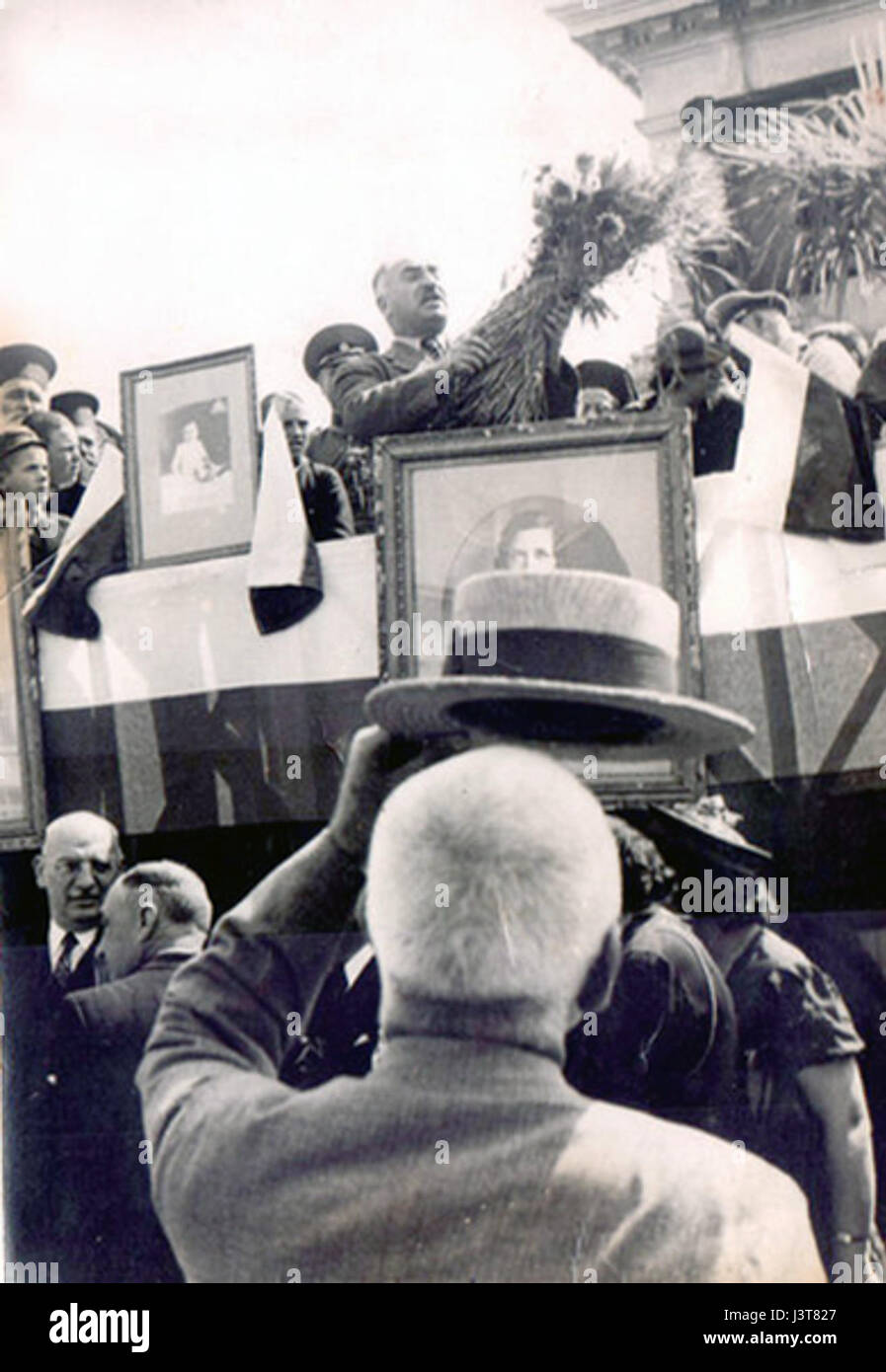 *Osvobojdenie Dobrudja* by Ivan Hadji Ivanov depicts the liberation of ...