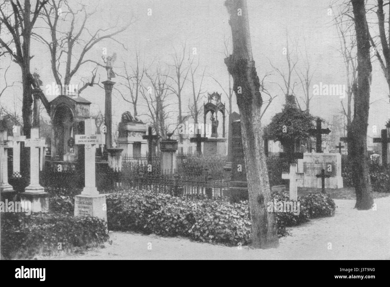 The Invalidenfriedhof, located in Berlin, is a historic cemetery. The ...