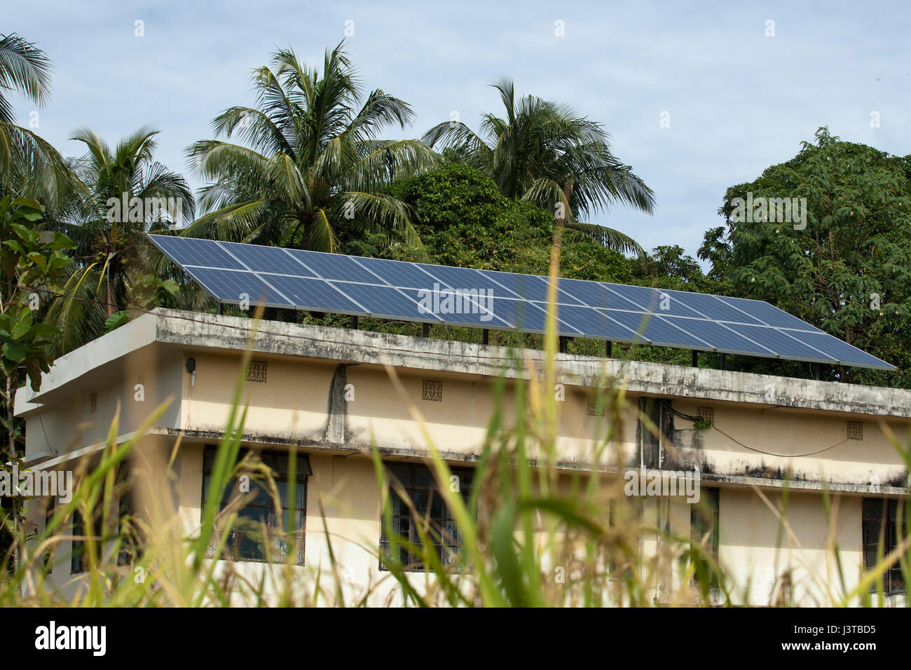 Bangladesh solar farm hi-res stock photography and images - Alamy