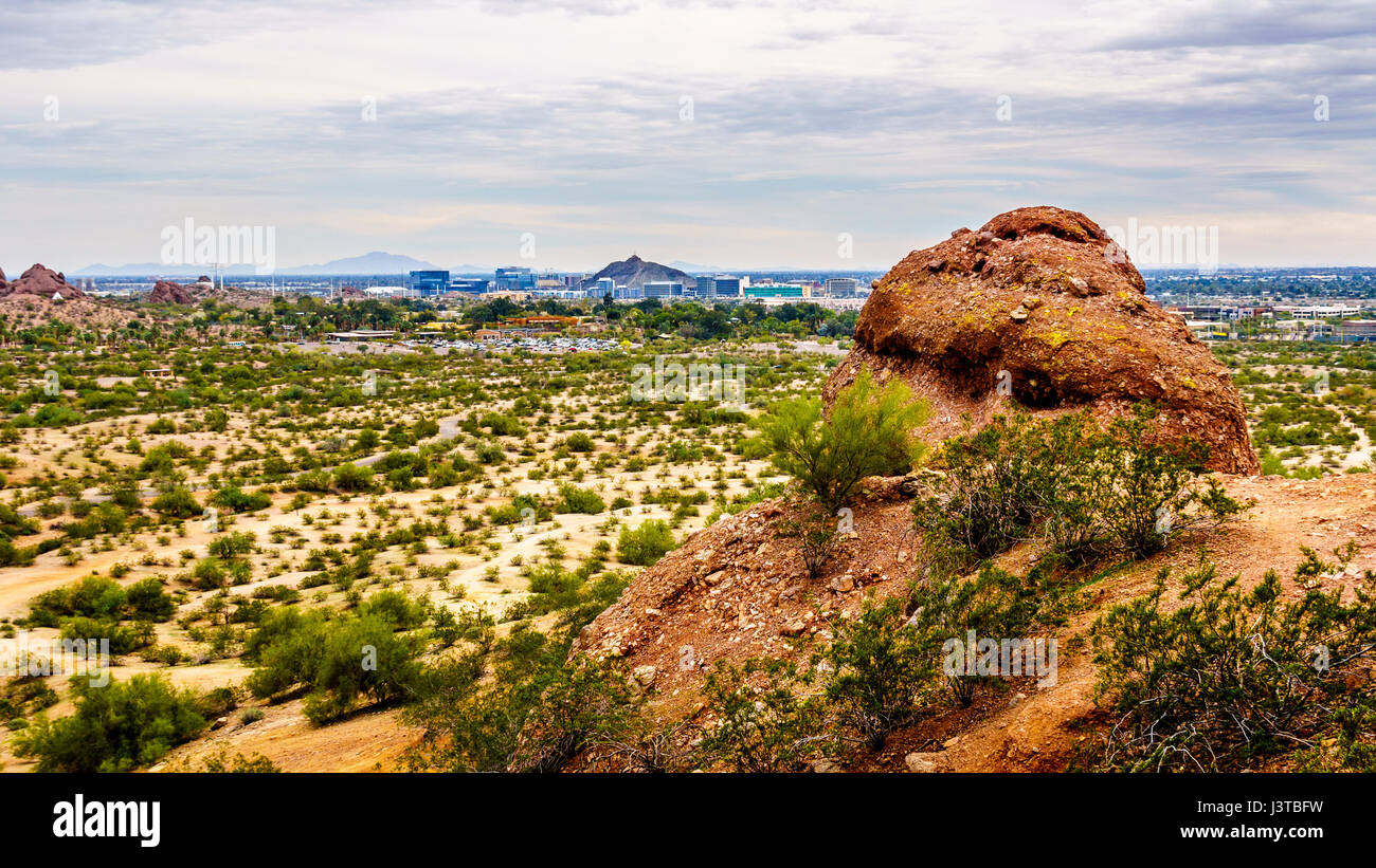 The red sandstone buttes of Papago Park, with its many caves and ...