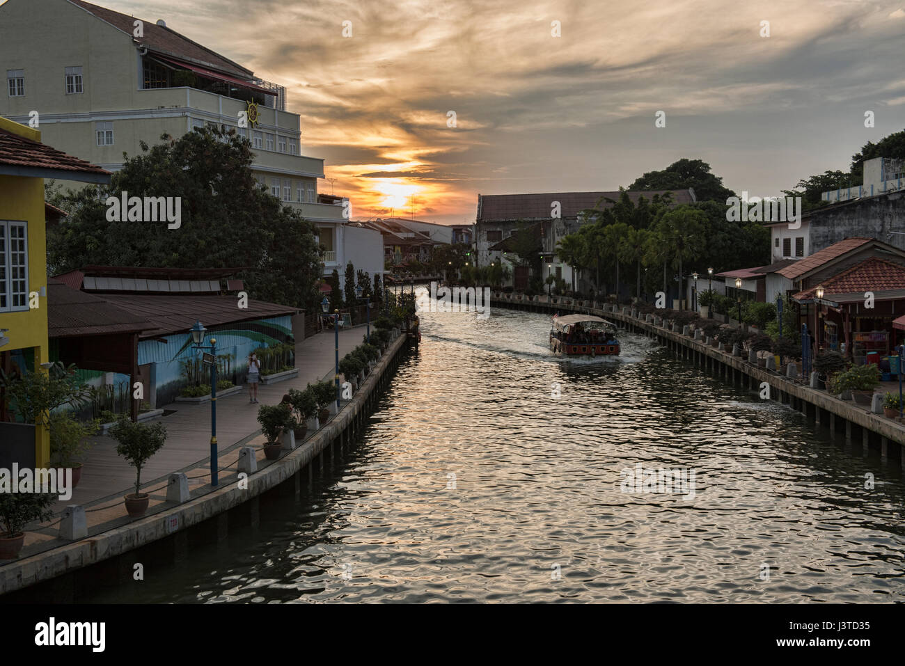 Cruise boat on the Melaka River, Malacca, Malaysia Stock Photo - Alamy