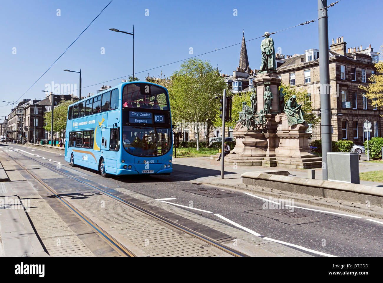 Bus to edinburgh airport hi-res stock photography and images - Alamy