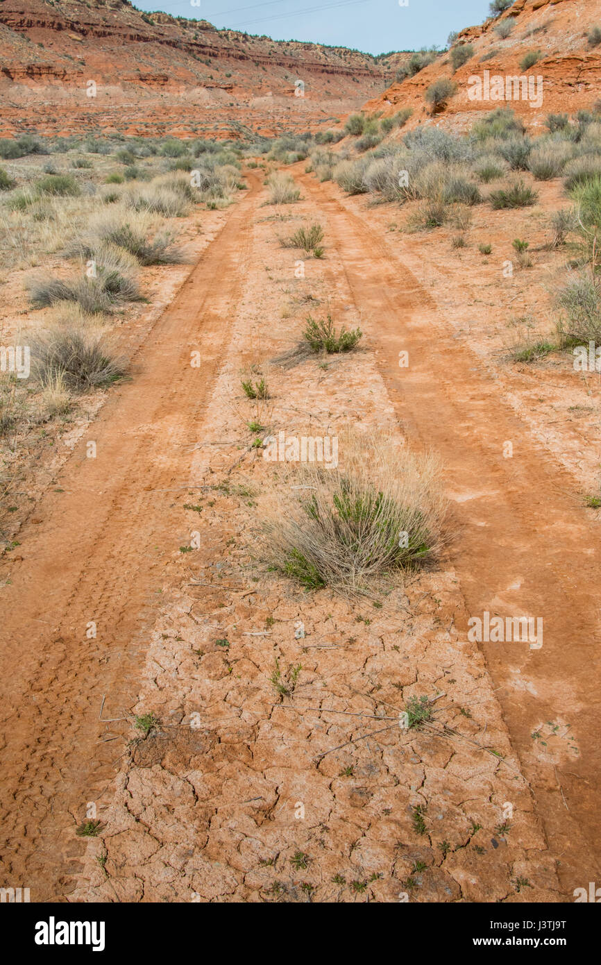 Desert Road in Short Canyon in Utah wilderness Stock Photo - Alamy
