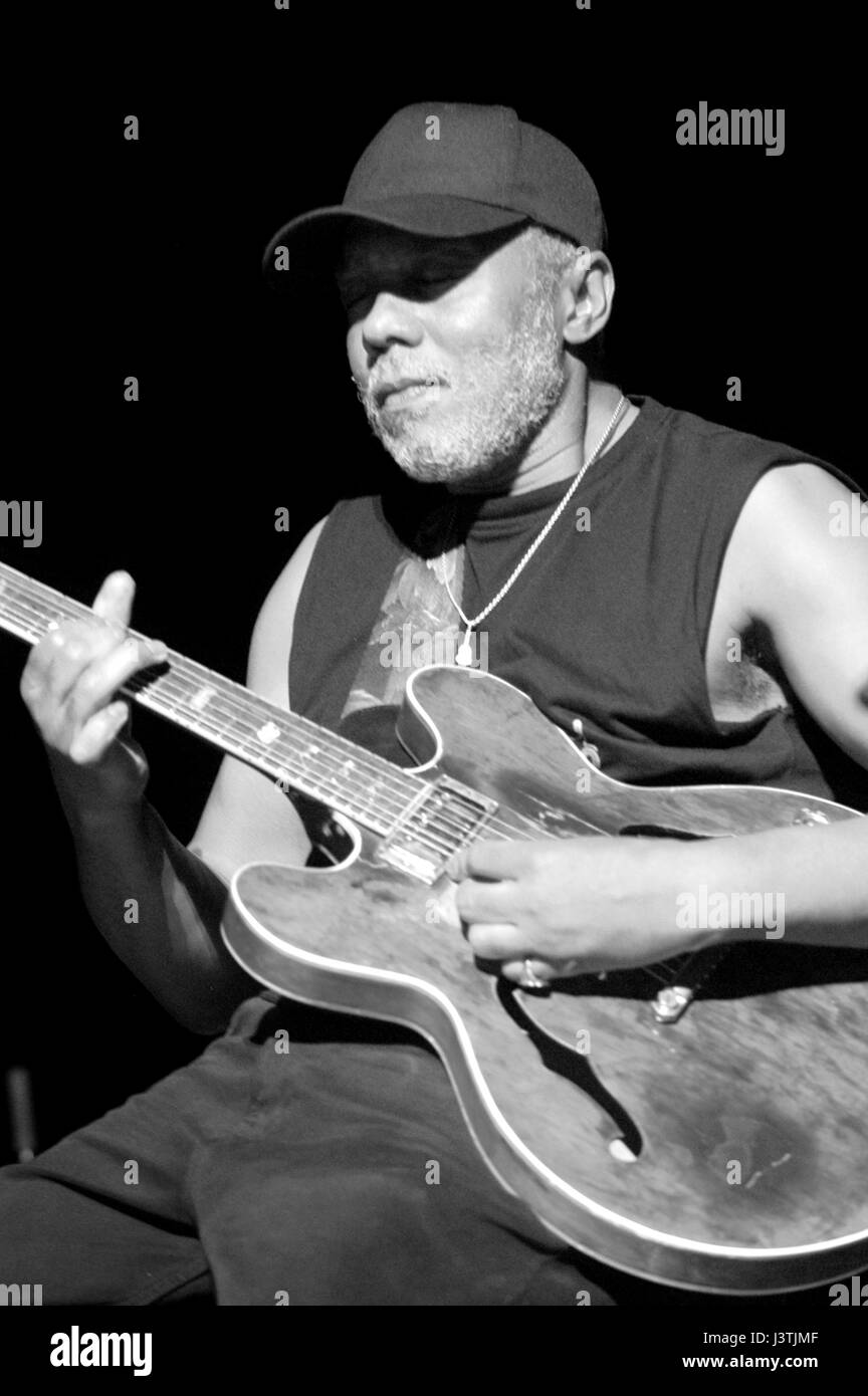 Carlos Johnson (born January 17, 1953 in Chicago, Illinois, United ...