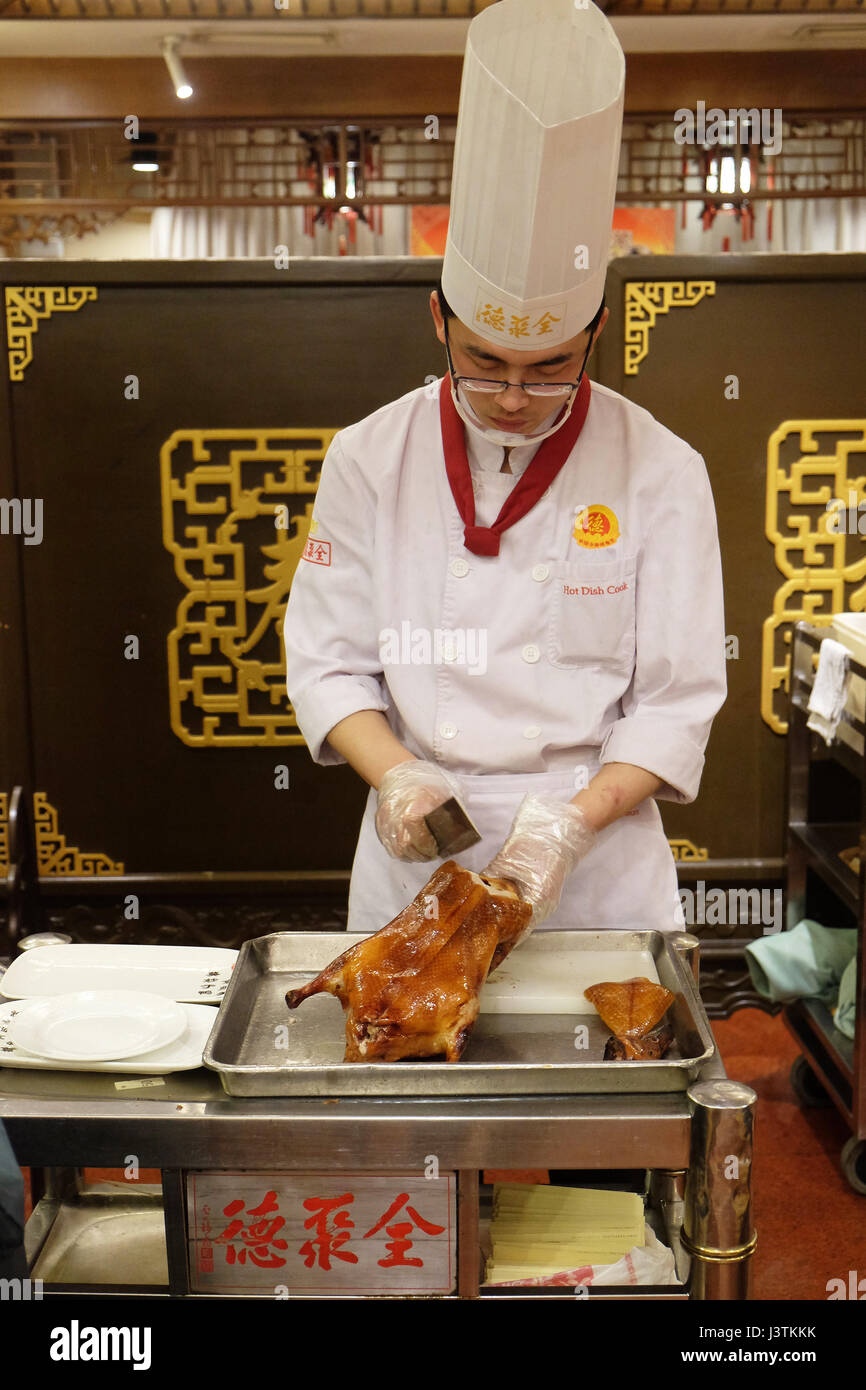 Beijing chinese food chef peking duck hi-res stock photography and ...