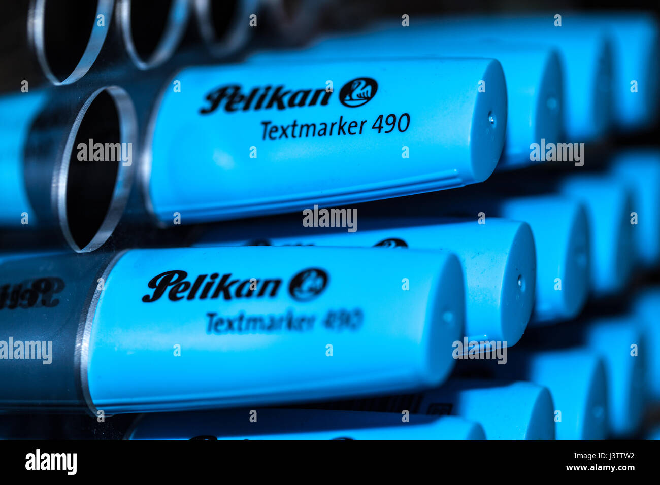 lot of felt-tip colour pens stack Stock Photo - Alamy