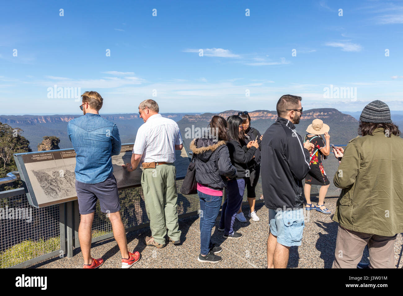 Tourists and visitors at Echo Point lookout in Katoomba,Blue Mountains ...