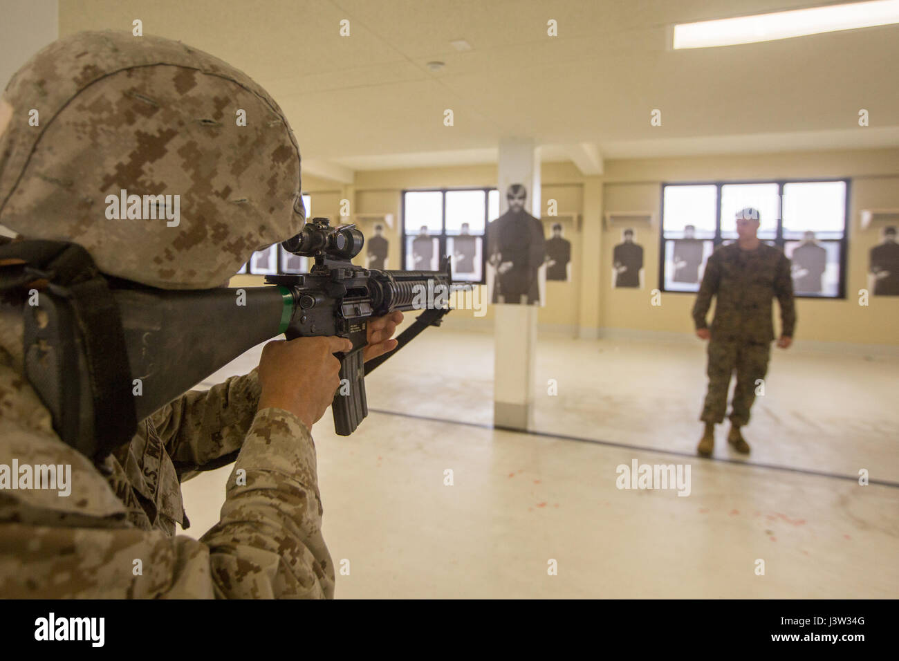 Recruit trains marine corps hi-res stock photography and images - Alamy