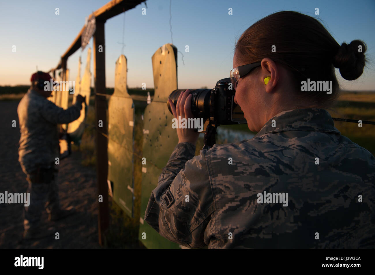 Airmen beale air force hi-res stock photography and images - Alamy