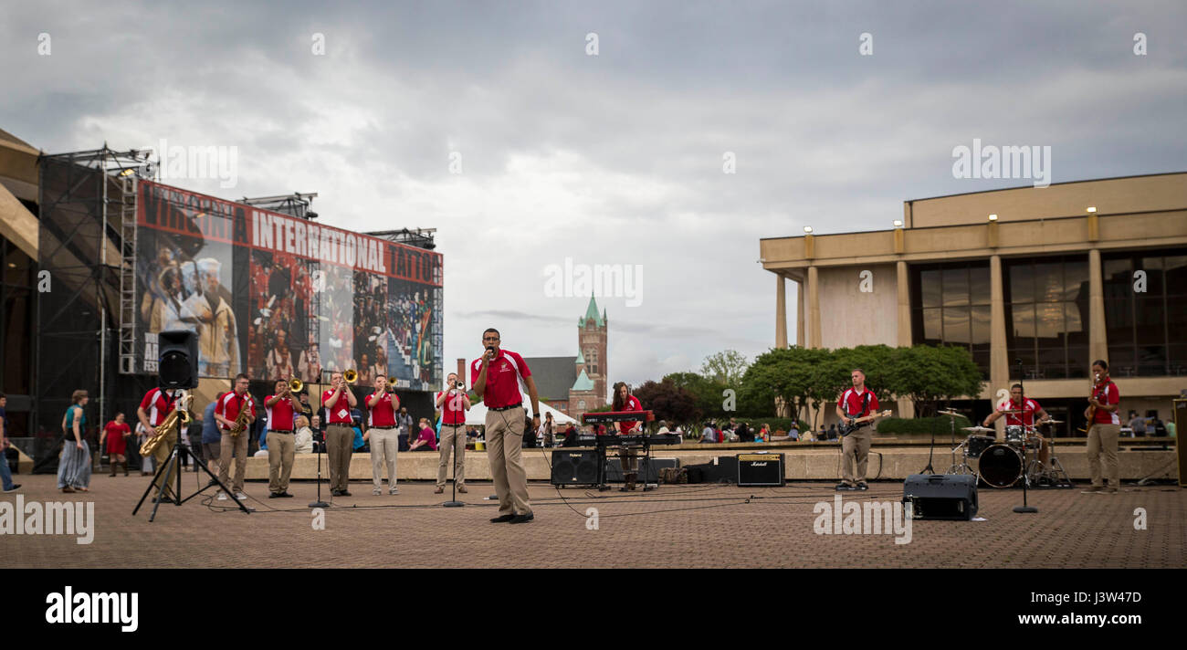 U.S. Marines with the Quantico Marine Corps Band perform at the ...