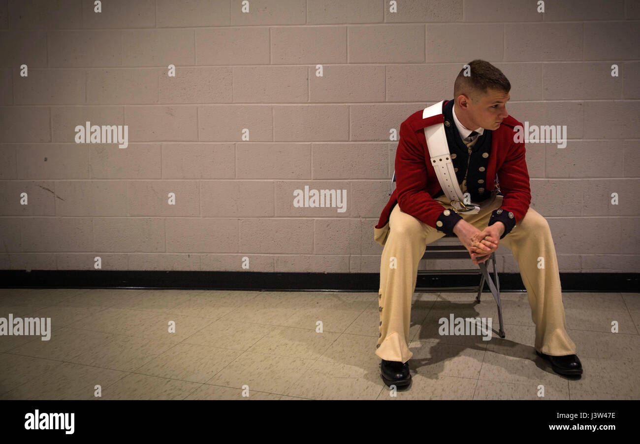 U.S. Army Staff Sgt. Kevin Dill, enlisted musician with the United ...