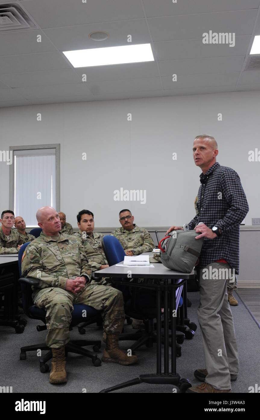 T 11 advanced tactical parachute system hi-res stock photography and ...