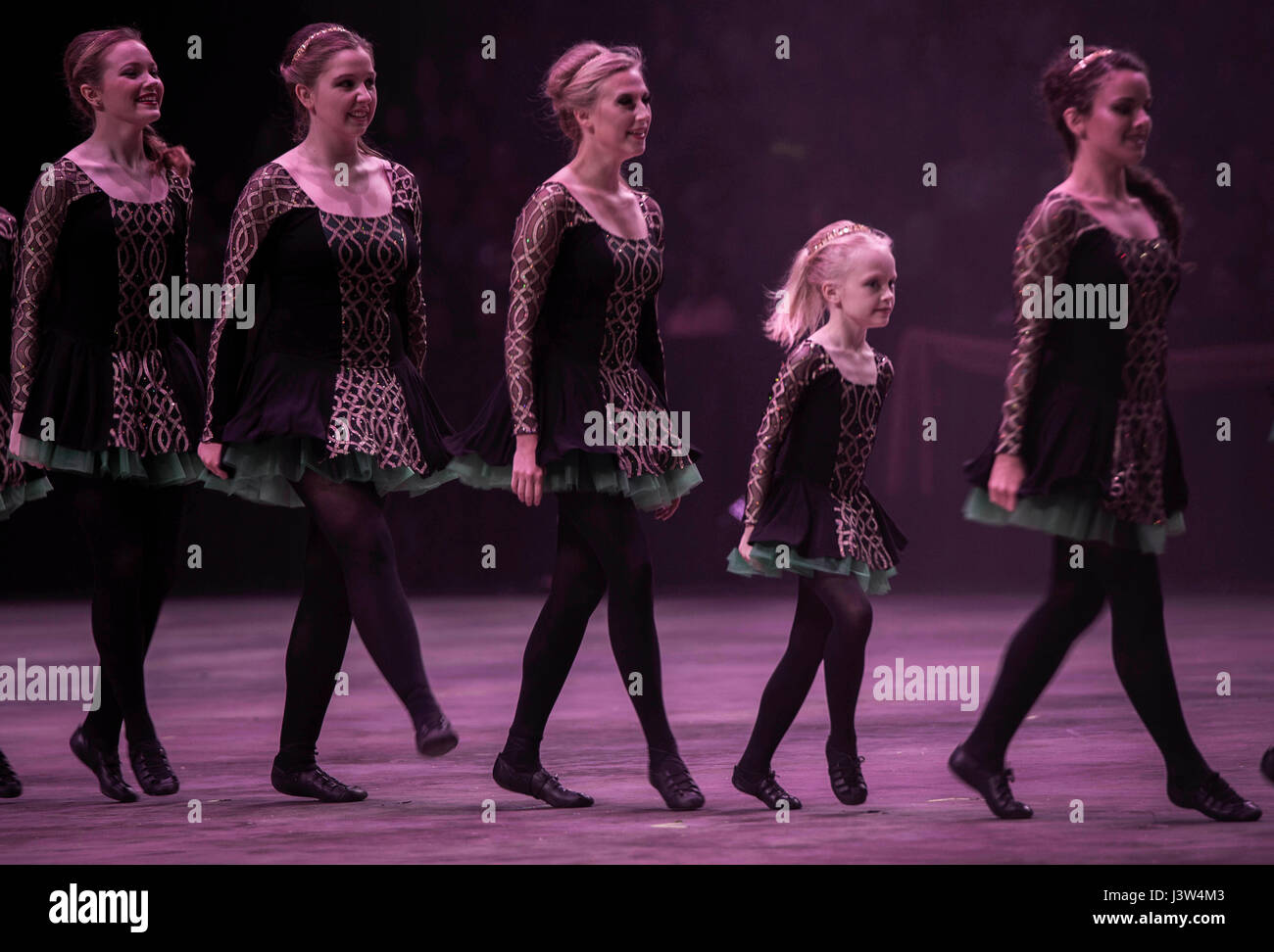 Dancers with The Reel Thing School of Irish Dance and Rhythm of Ireland ...