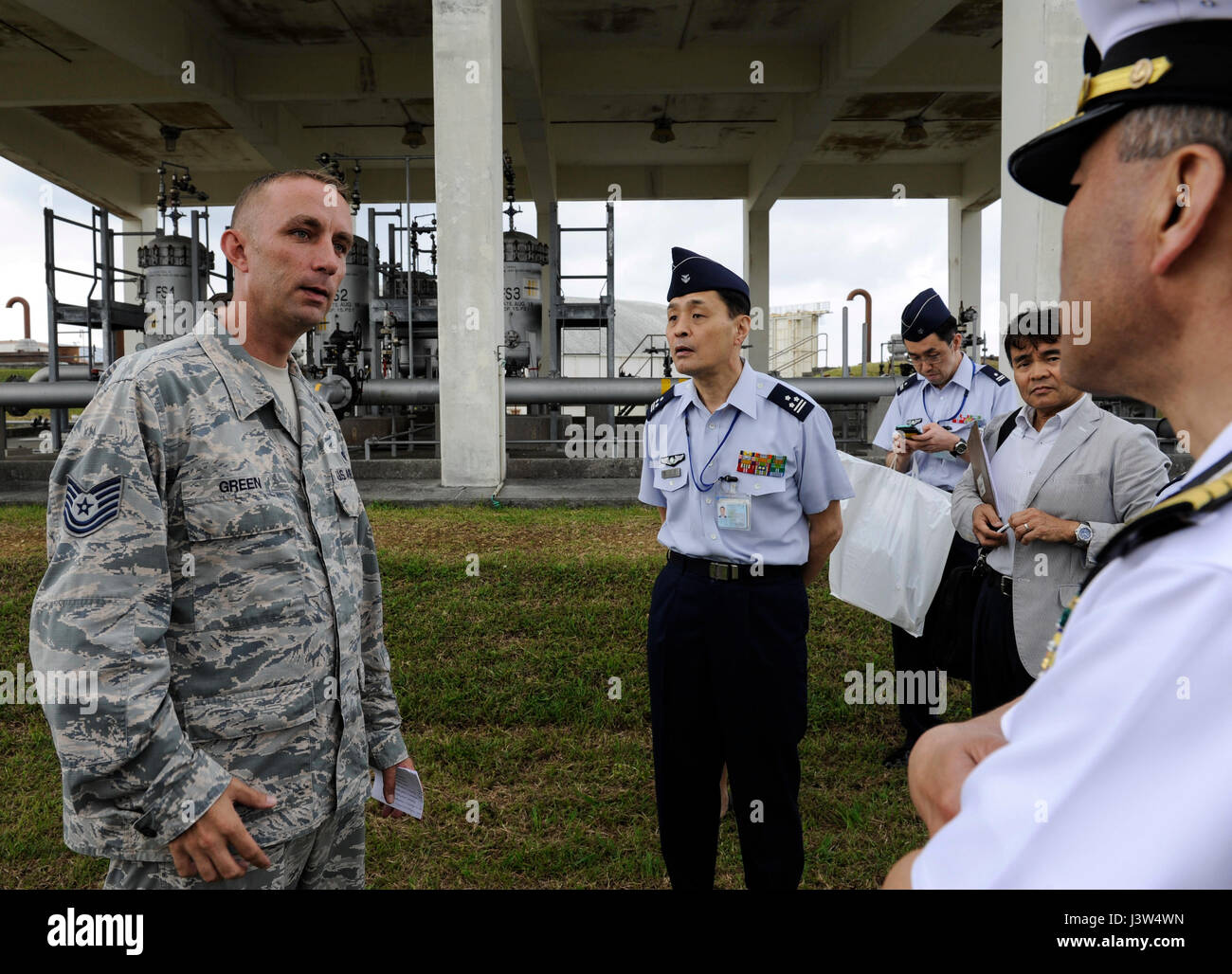 U.S. Air Force Tech. Sgt. Jeffrey Green, 18th Logistics Readiness ...