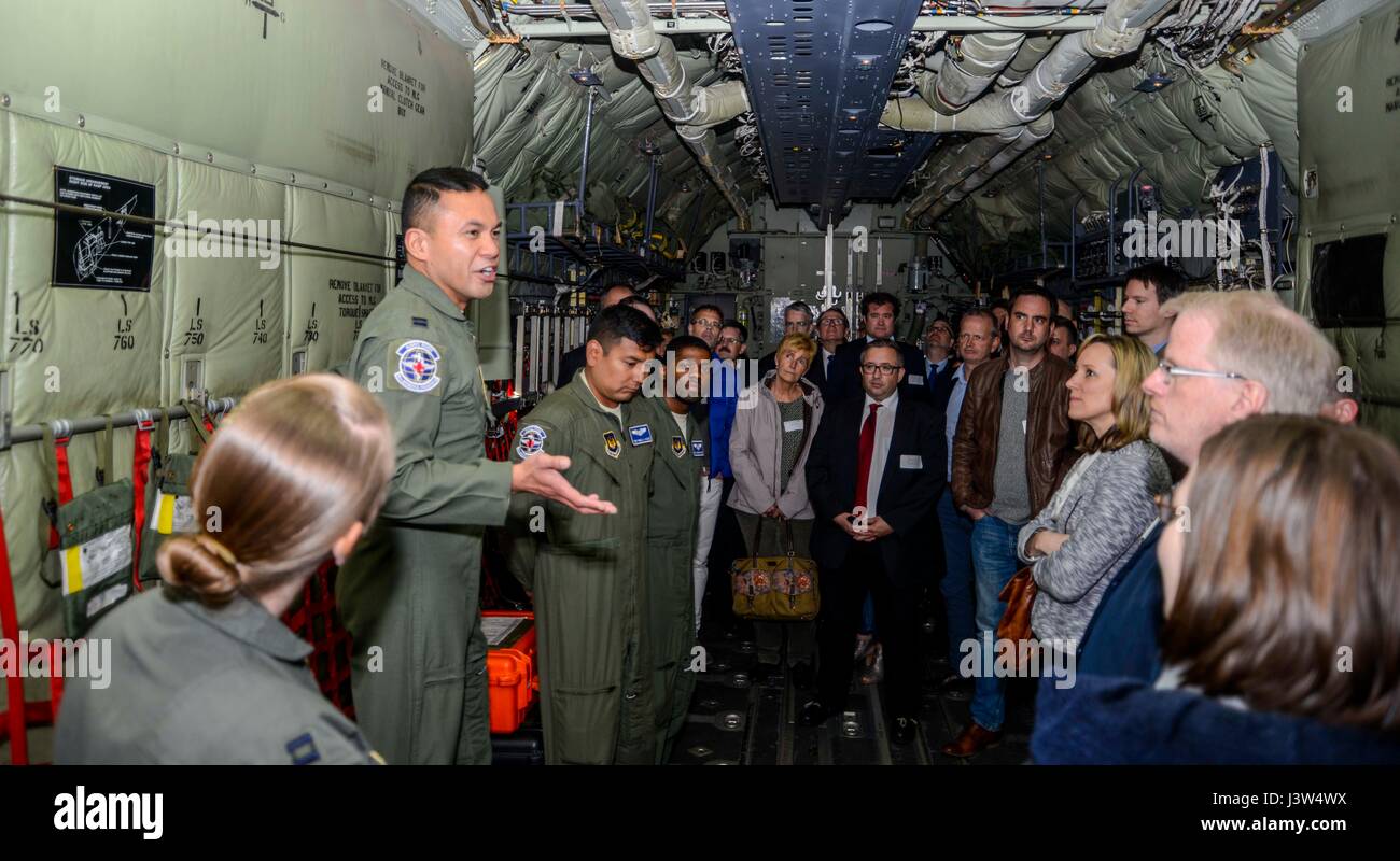 Aeromedical evacuation squadron flight hi-res stock photography and ...