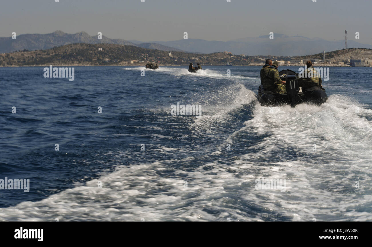 Greek Army Personnel High Resolution Stock Photography and Images - Alamy