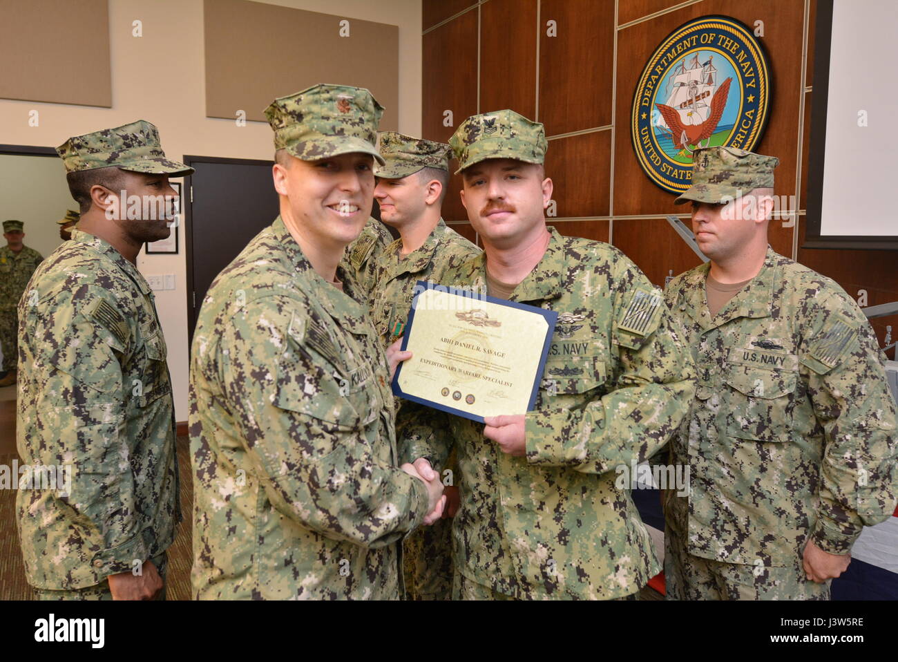 U s navy sailors operations hi-res stock photography and images - Alamy