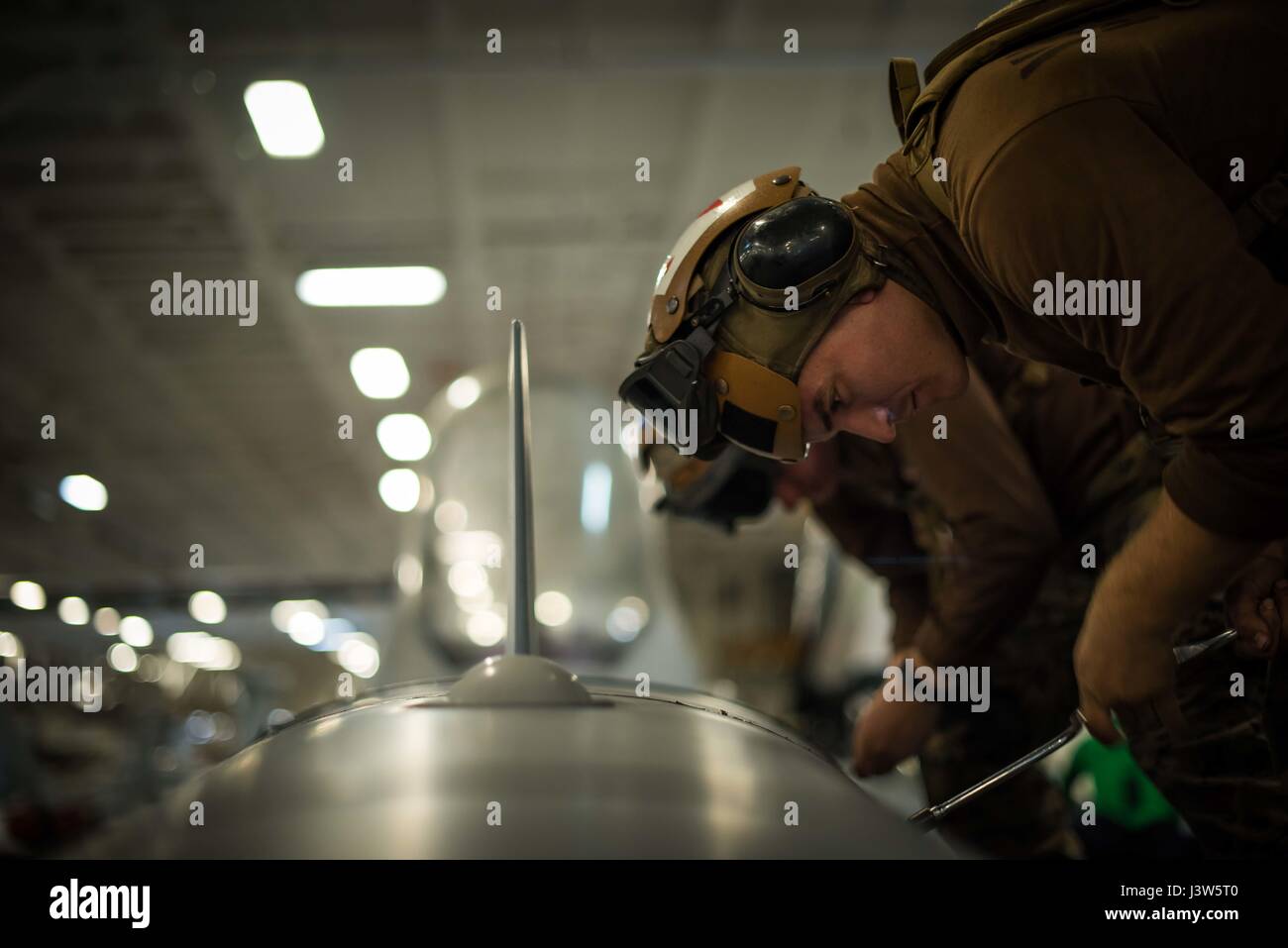 An F/A-18C Hornet from VMFA-312 Checkerboards receives routine ...