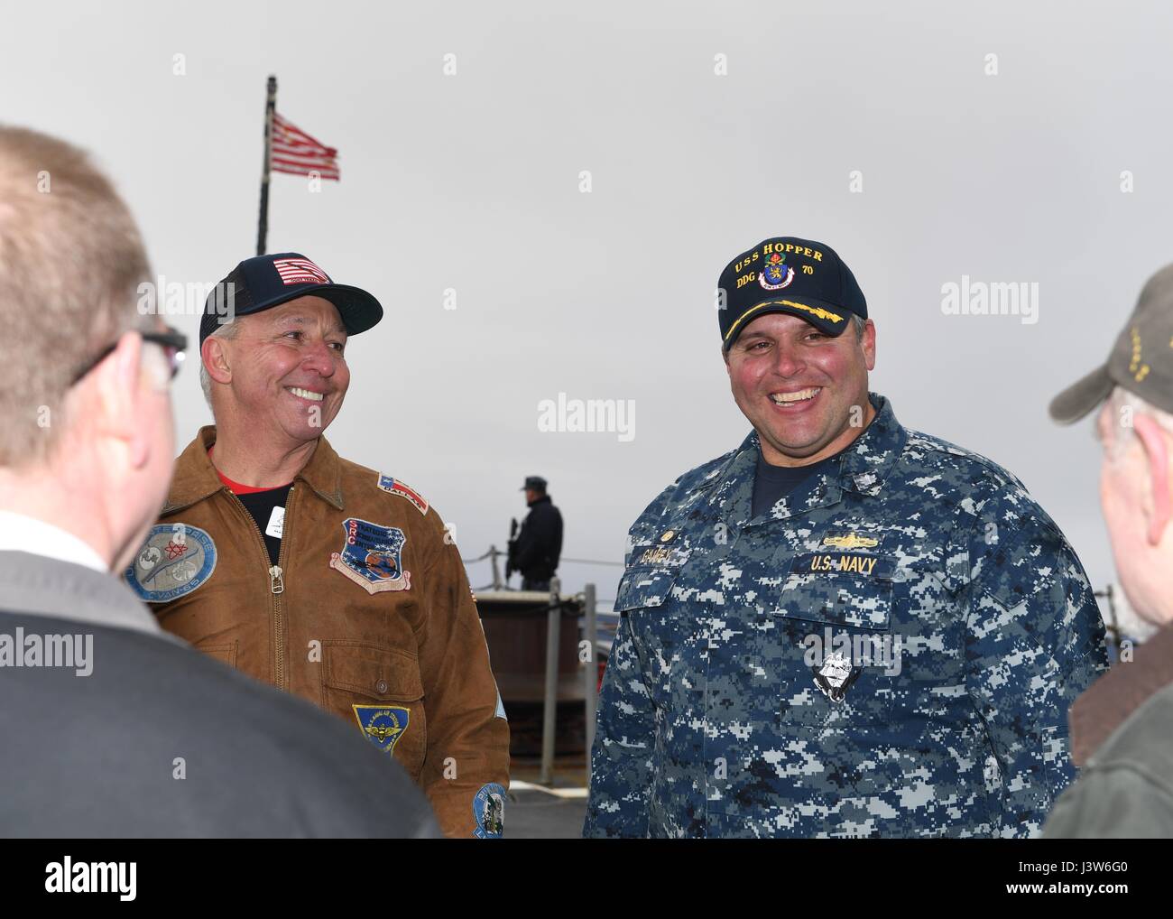 Uss hopper ddg 70 hi-res stock photography and images - Alamy