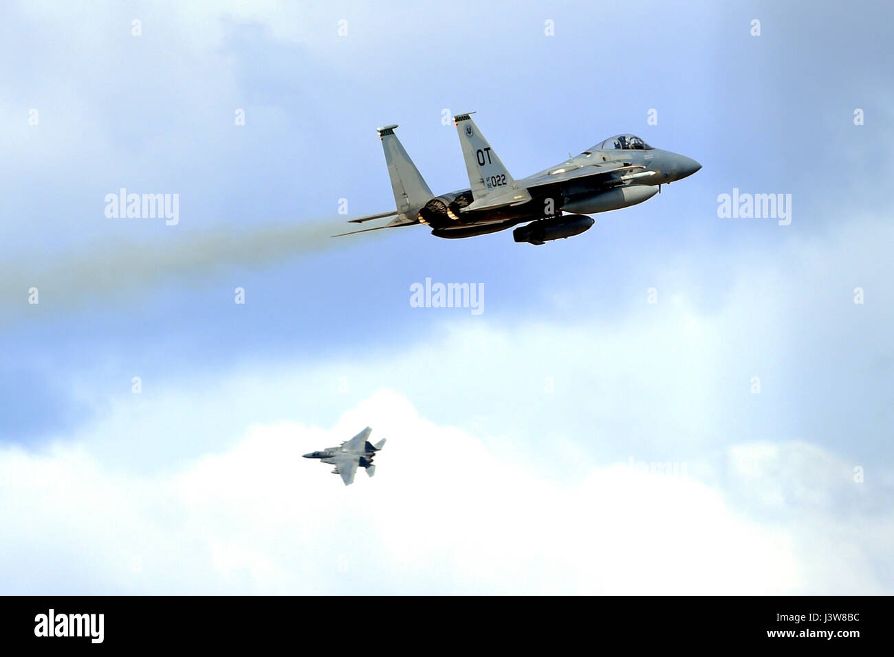 Two F-15 Eagles take off at Joint Base Elmendorf-Richardson, Alaska ...