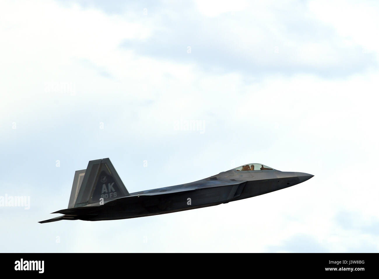 An F-22 Raptor takes off at Joint Base Elmendorf-Richardson, Alaska ...