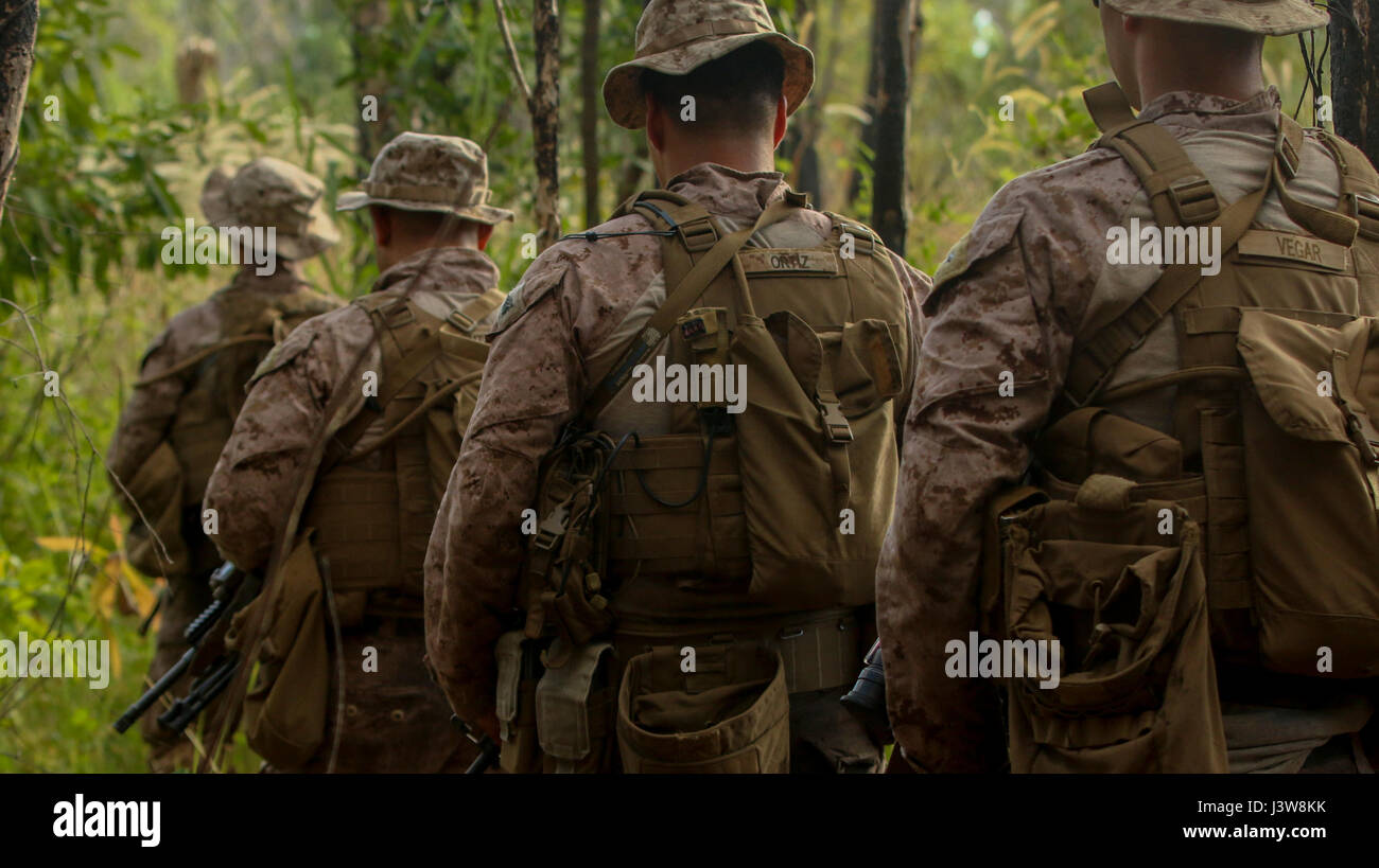 AUSTRALIAN ARMY BASE ROBERTSON BARRACKS, Darwin – U.S. Marines with 3rd ...