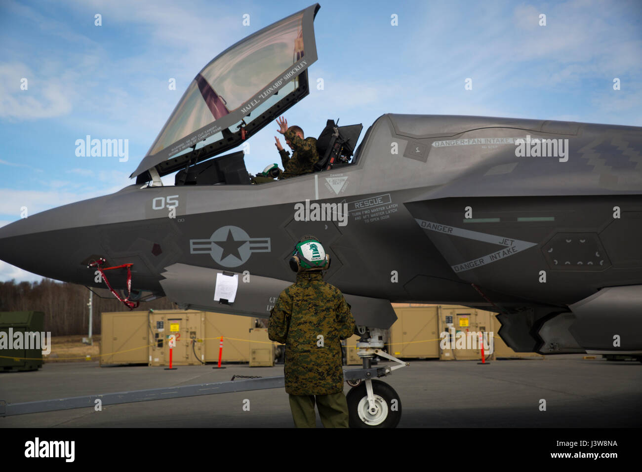 Vmfa 121 marine fighter attack squadron 121 hi-res stock photography ...