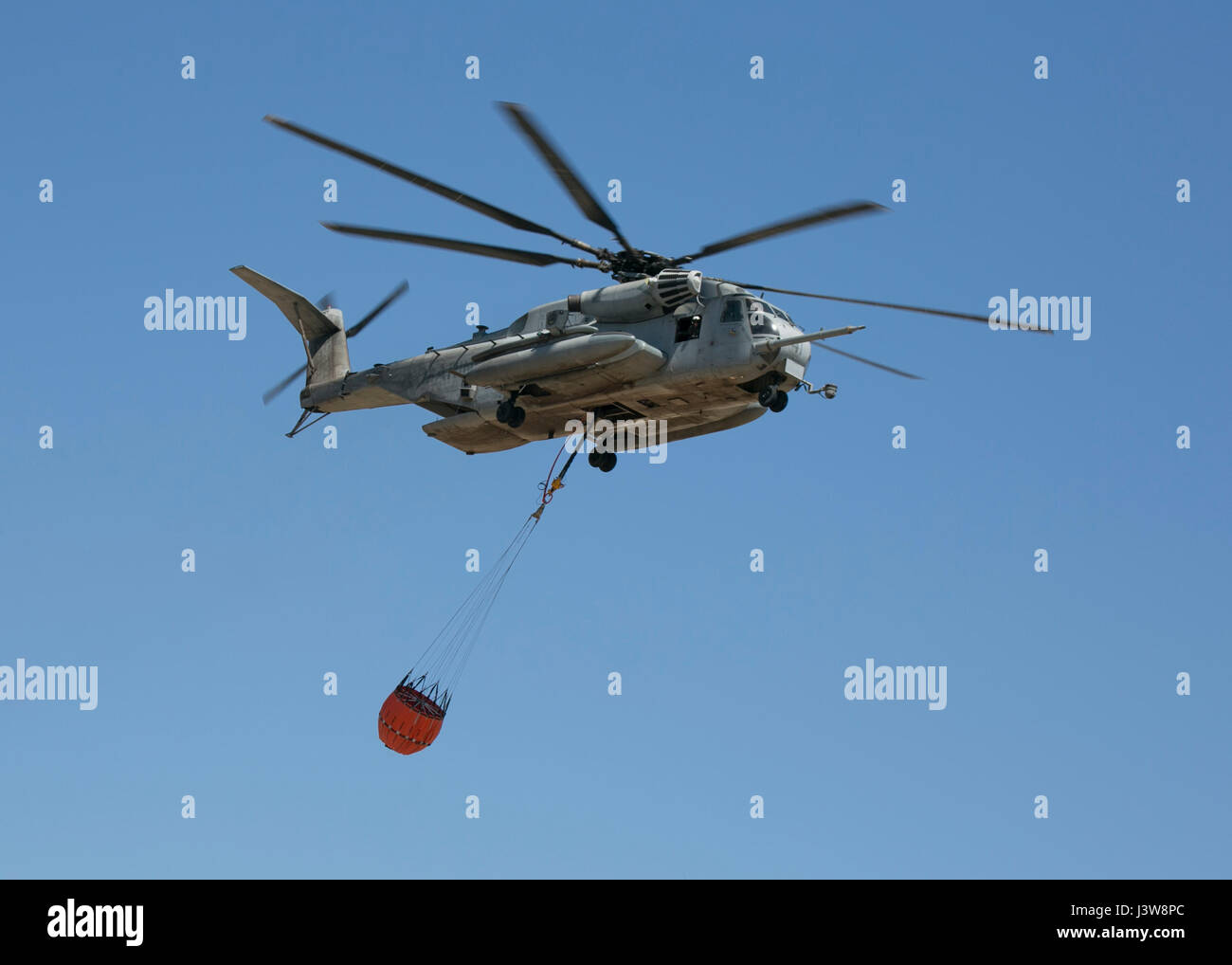 U.S. Marine Corps CH-53E Sea Stallion with Marine Heavy Helicopter (HMH ...