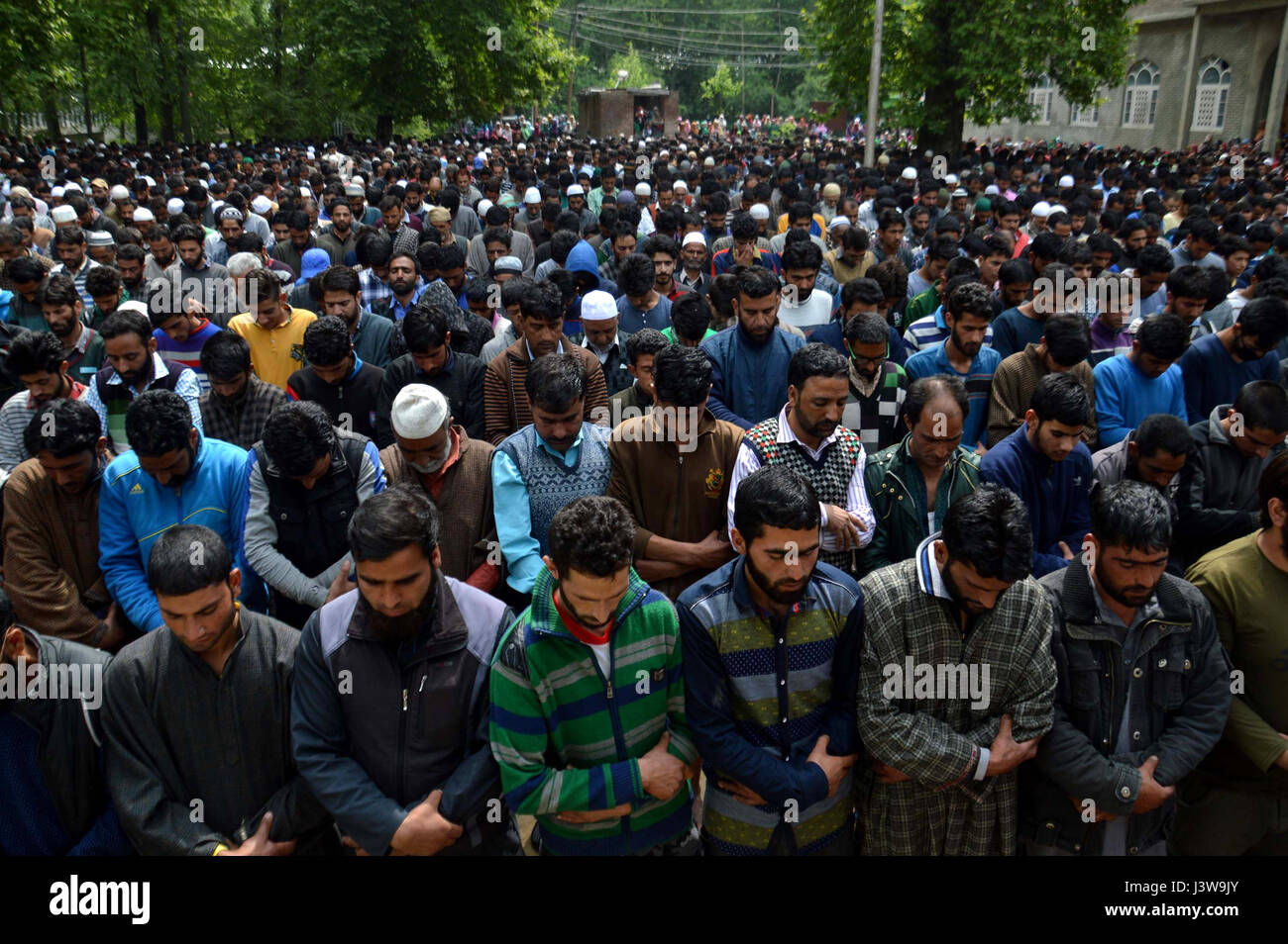 Thousands attend the funeral of a local rebel Fayaz Ahamed Ashwar Alais ...