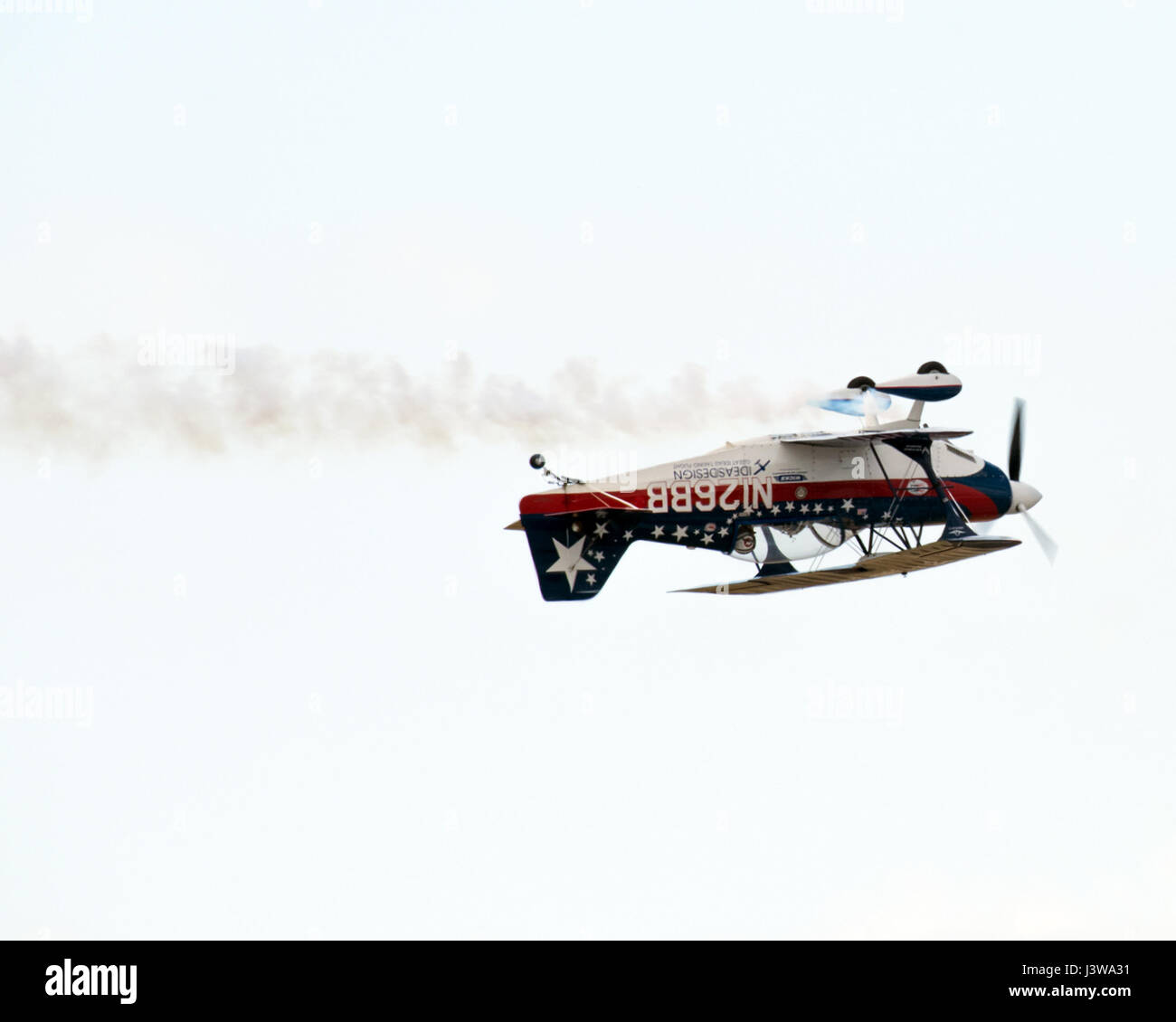 Billy Werth flies inverted during the Wings Over Solano Air Show at ...