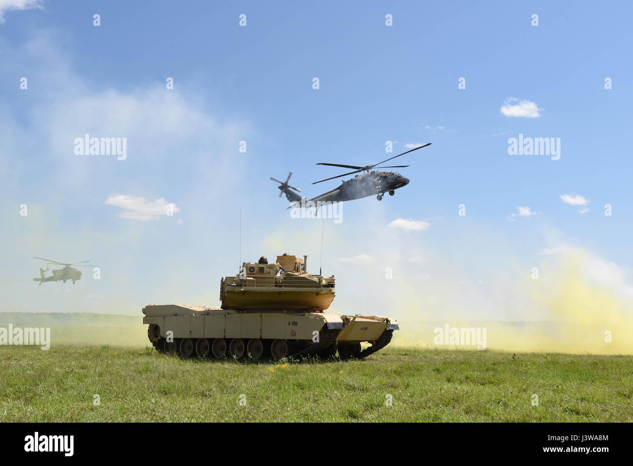 A South Carolina Army National Guard M1A2 Abrams Main Battle Tank and ...