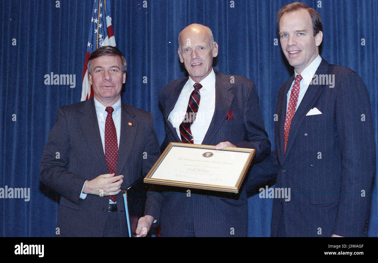ROSKENS- END HUNGER AWARDS 1990 - Taking picture with award Stock Photo ...