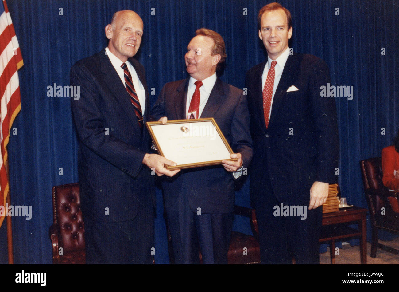 Giving award hi-res stock photography and images - Alamy