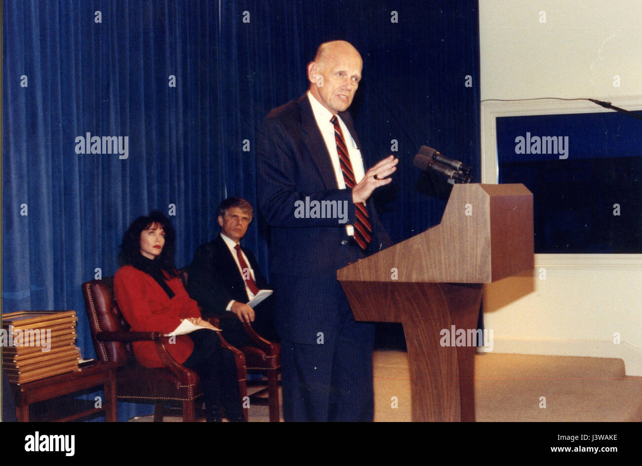 ROSKENS- END HUNGER AWARDS 1990 - Man speaking at the podium Stock ...