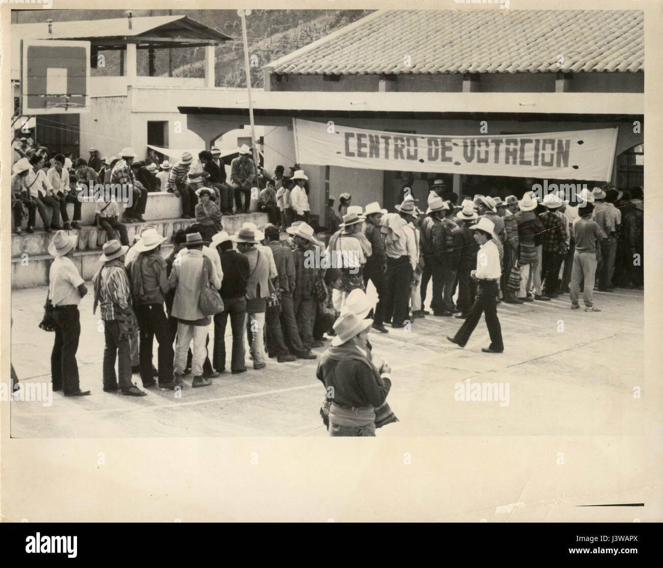 Military personnel walk through hi-res stock photography and images - Alamy