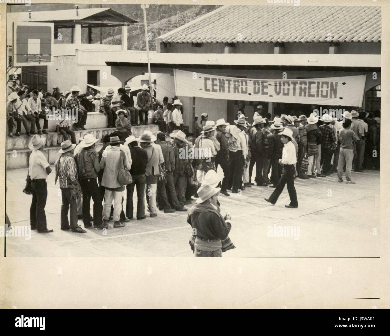 Military personnel walk through hi-res stock photography and images - Alamy