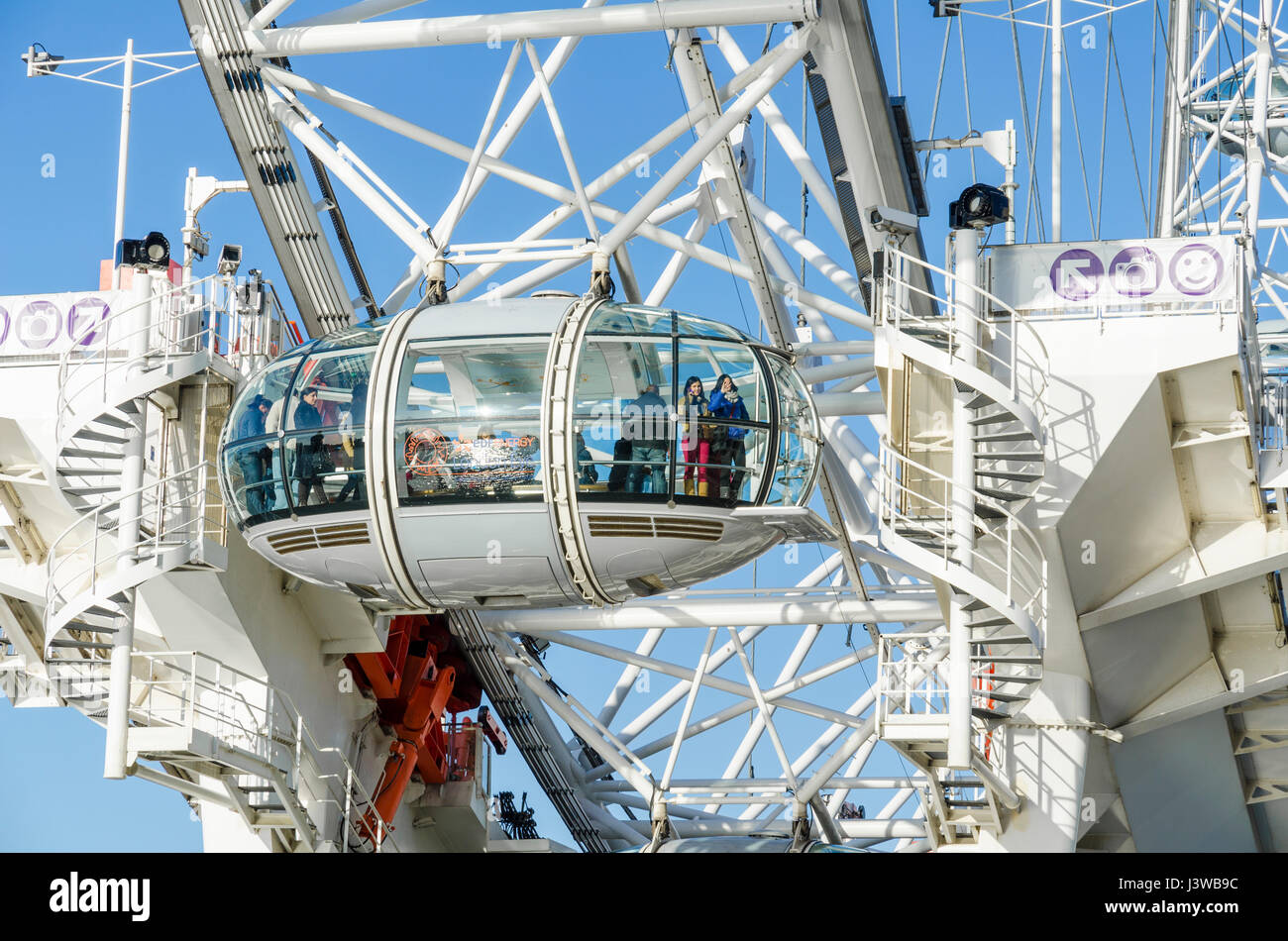 London eye pod hi-res stock photography and images - Alamy