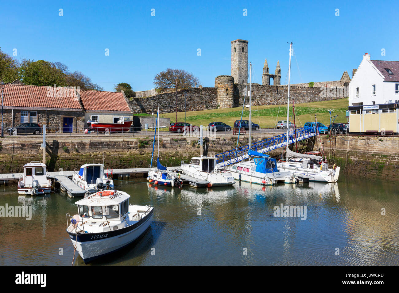 Fife harbour hi-res stock photography and images - Alamy