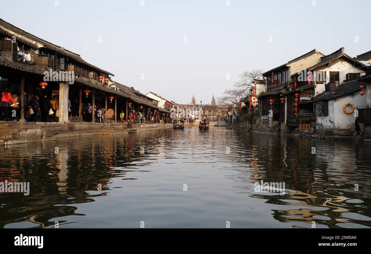 The Chinese architecture and buildings lining the water canals to ...