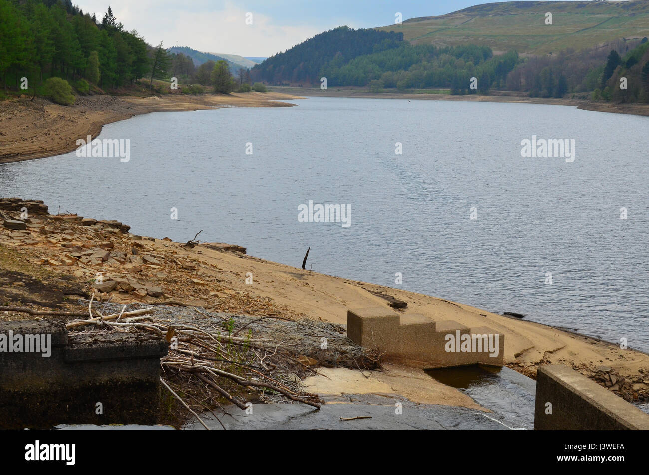 Derwent reservoir Derbyshire Peak district national park Derbyshire ...
