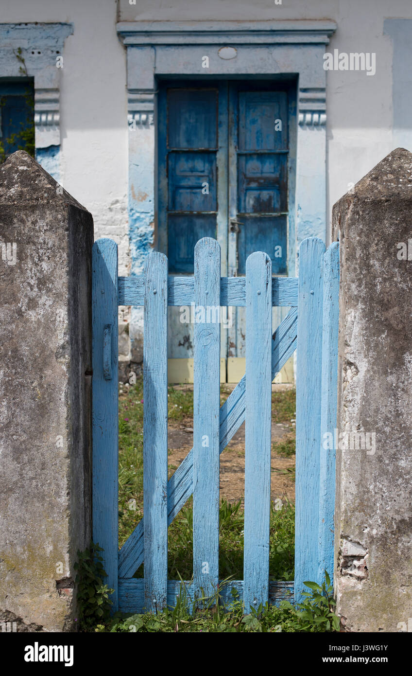Fence architecture hi-res stock photography and images - Alamy