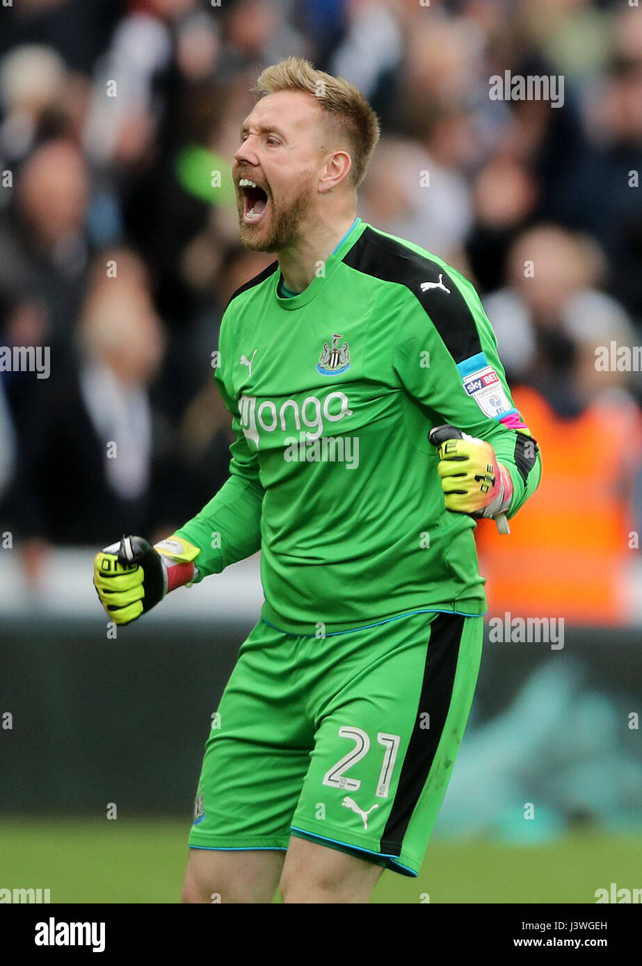 Newcastle United goalkeeper Robert Elliot celebrates winning the Sky ...