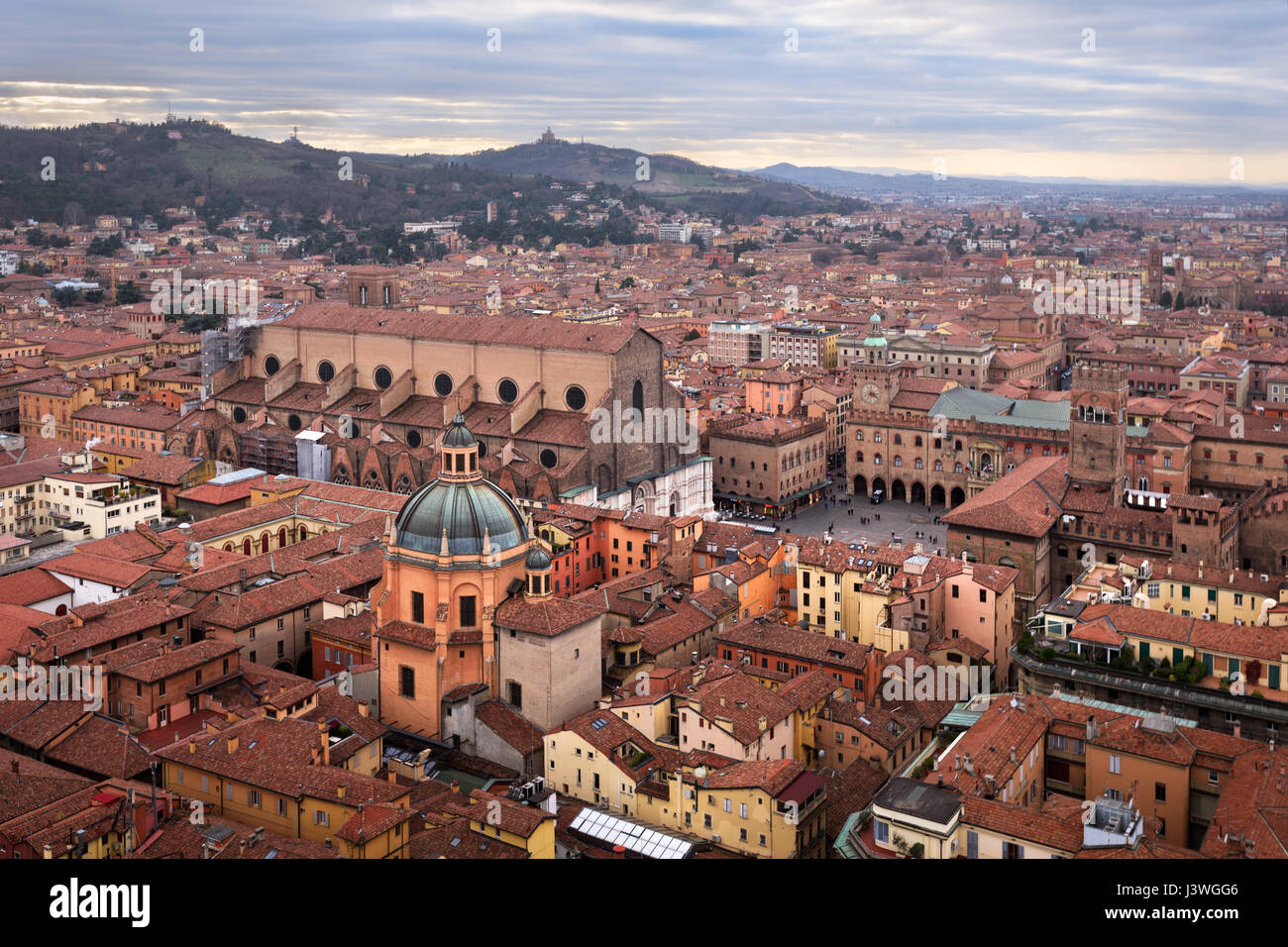 Dome bologna hi-res stock photography and images - Alamy