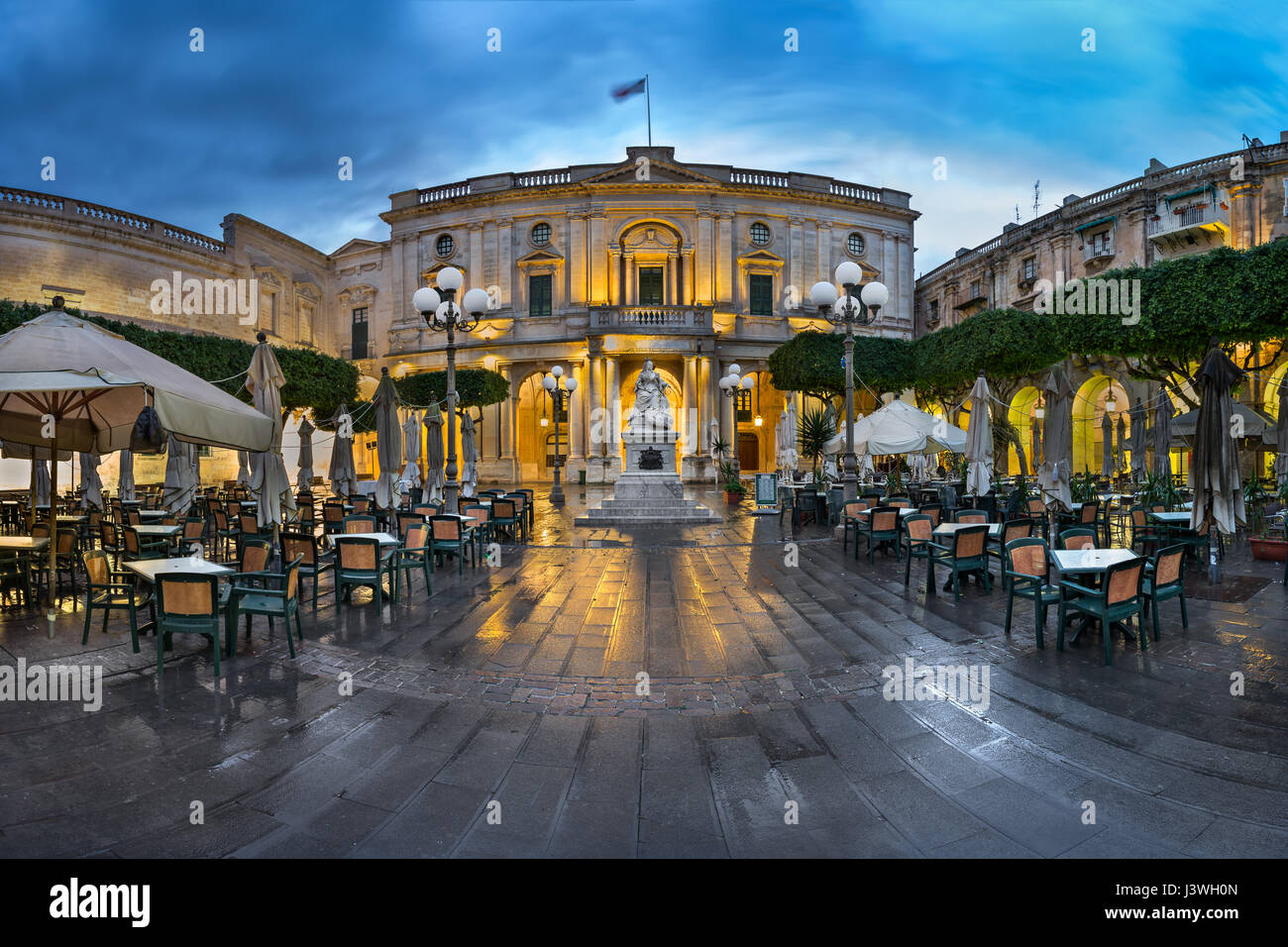 National malta library hi-res stock photography and images - Alamy