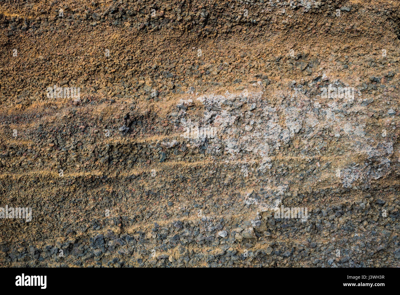 Bedded cliff hi-res stock photography and images - Alamy