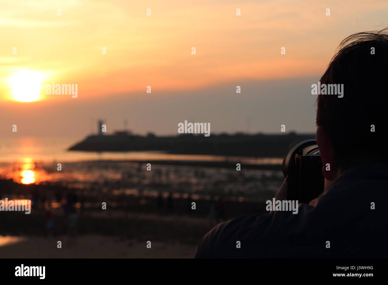 Capturing sunset hi-res stock photography and images - Alamy